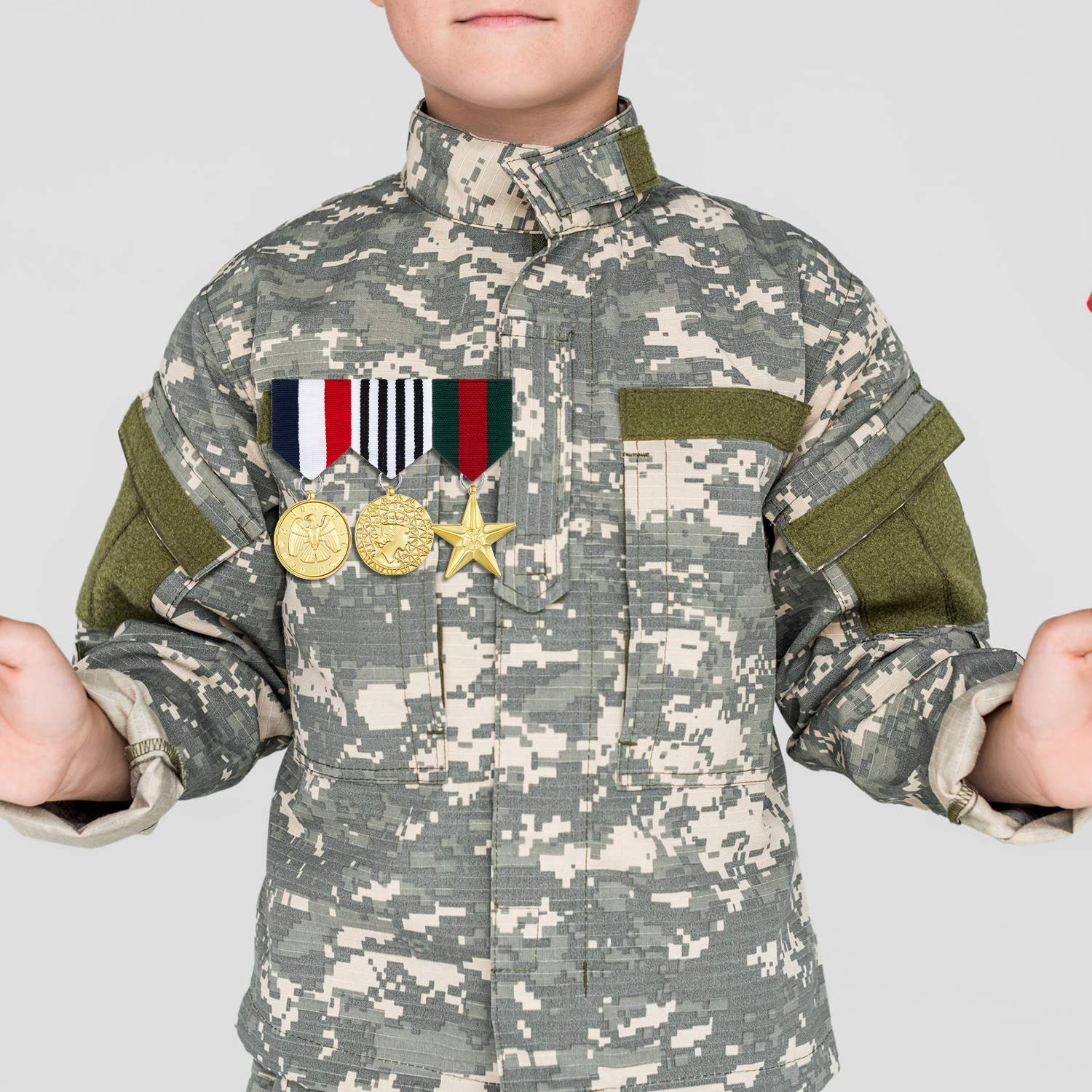 Hicarer 3 Sets Halloween Costume Military Badge Medal Combat Medal Plastic Military Medal Accessory for Women Men Coat Jacket Costume