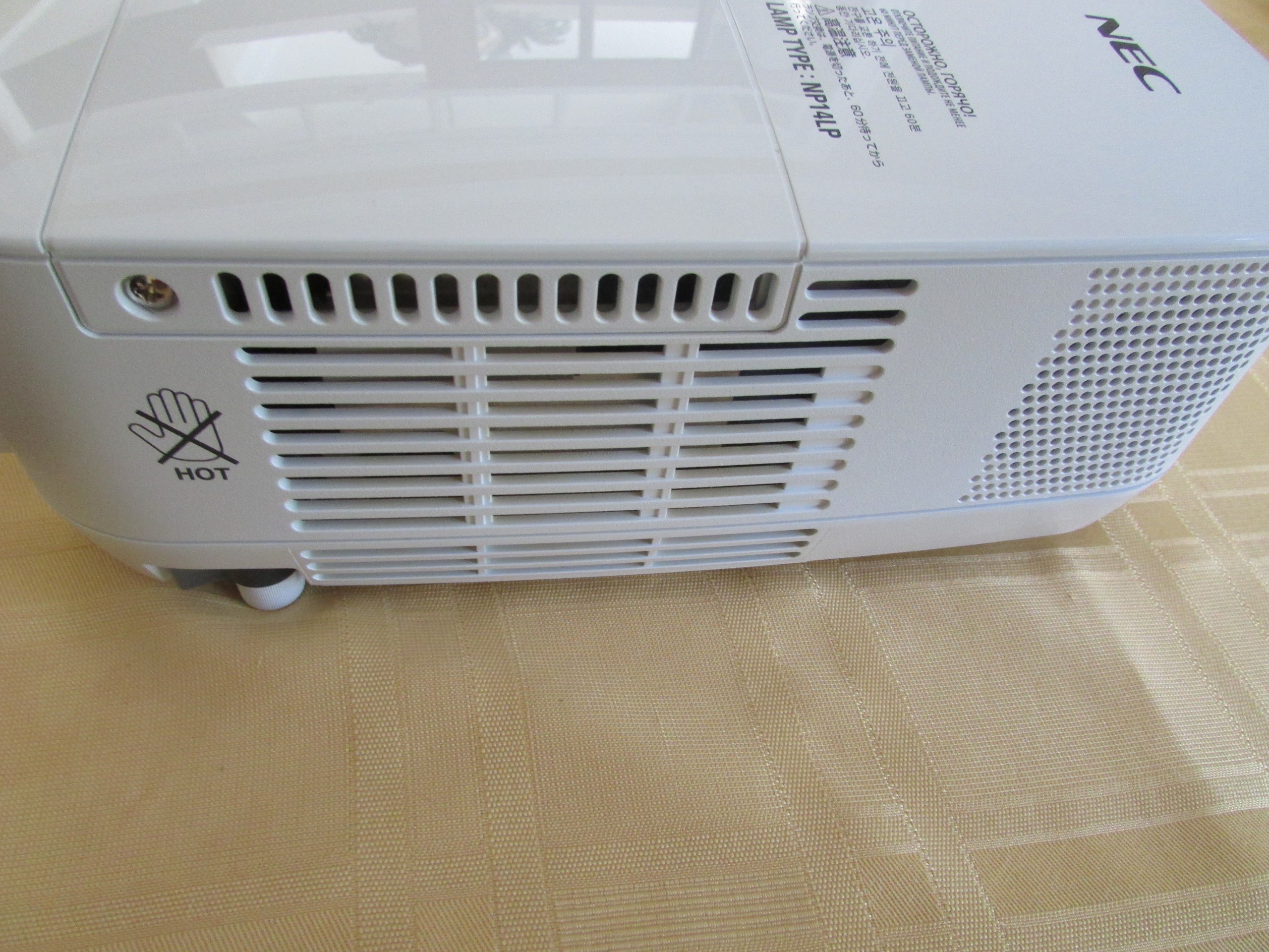 NEC NP510 3000 Lumens XGA LCD Projector
