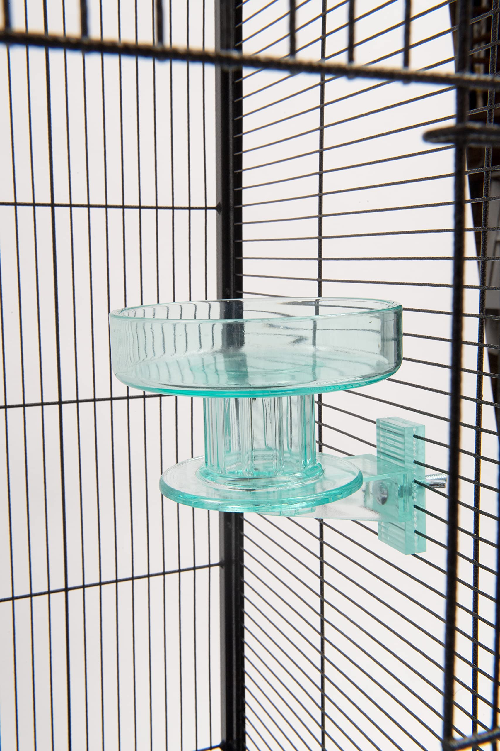 Lixit Quick Lock Bird Cage Bath for Lovebirds, Canaries, Finches, Parakeets, and Cockatiels and Other Small to Medium Feathered Friends (Pack of 1)