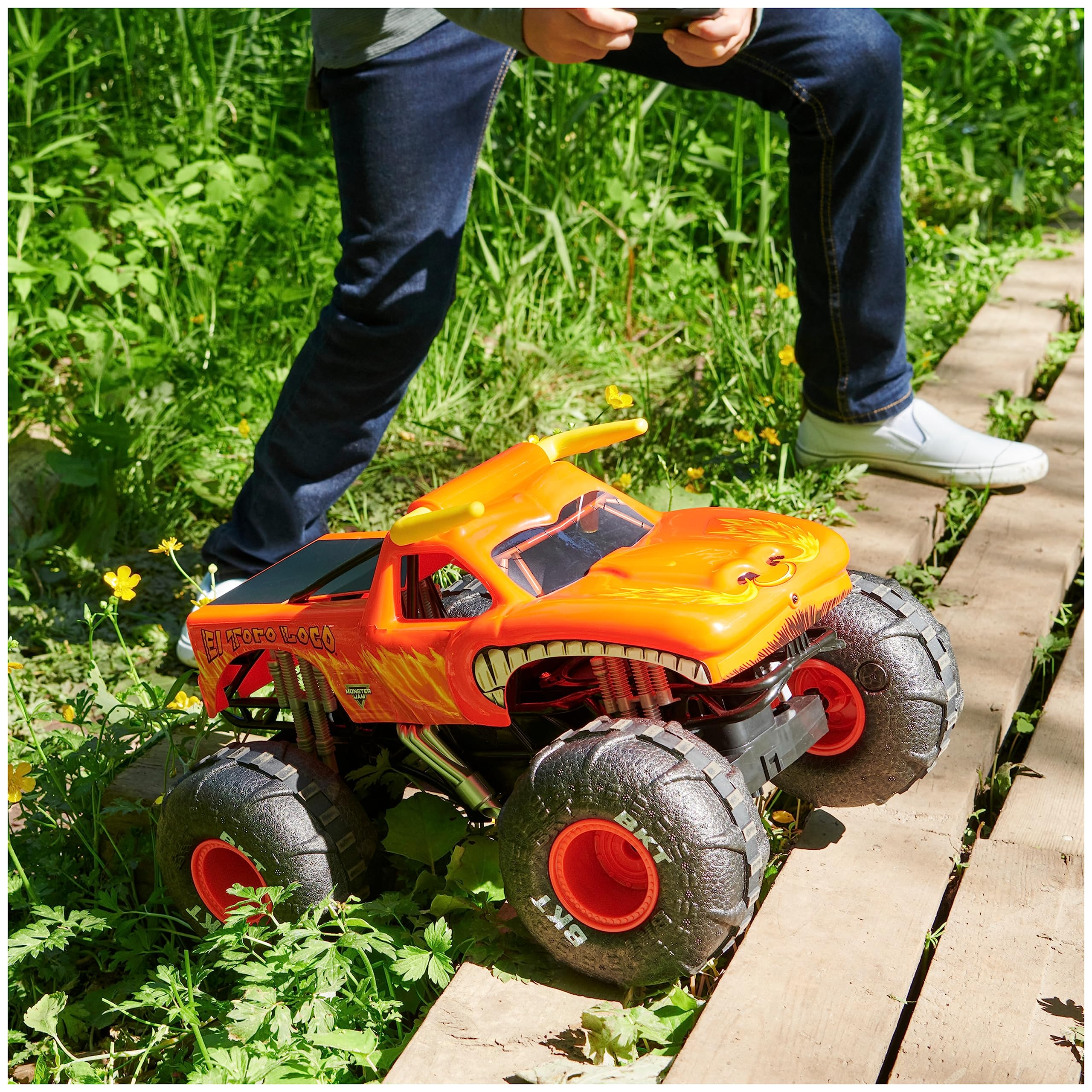 Monster Jam, Official El Toro Loco, Remote Control Monster Truck, Walmart Exclusive, Authentic Sounds, 1:10 Scale