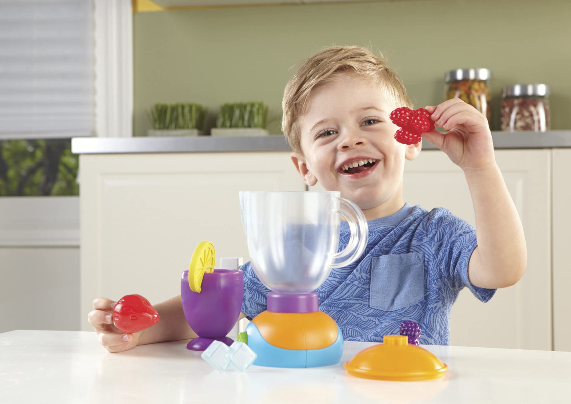 Learning Resources New Sprouts Smoothie Maker!, Pretend Mixer for Kids, Kitchen Toys for Kids, Play Food, 9 Pieces, Ages 2+