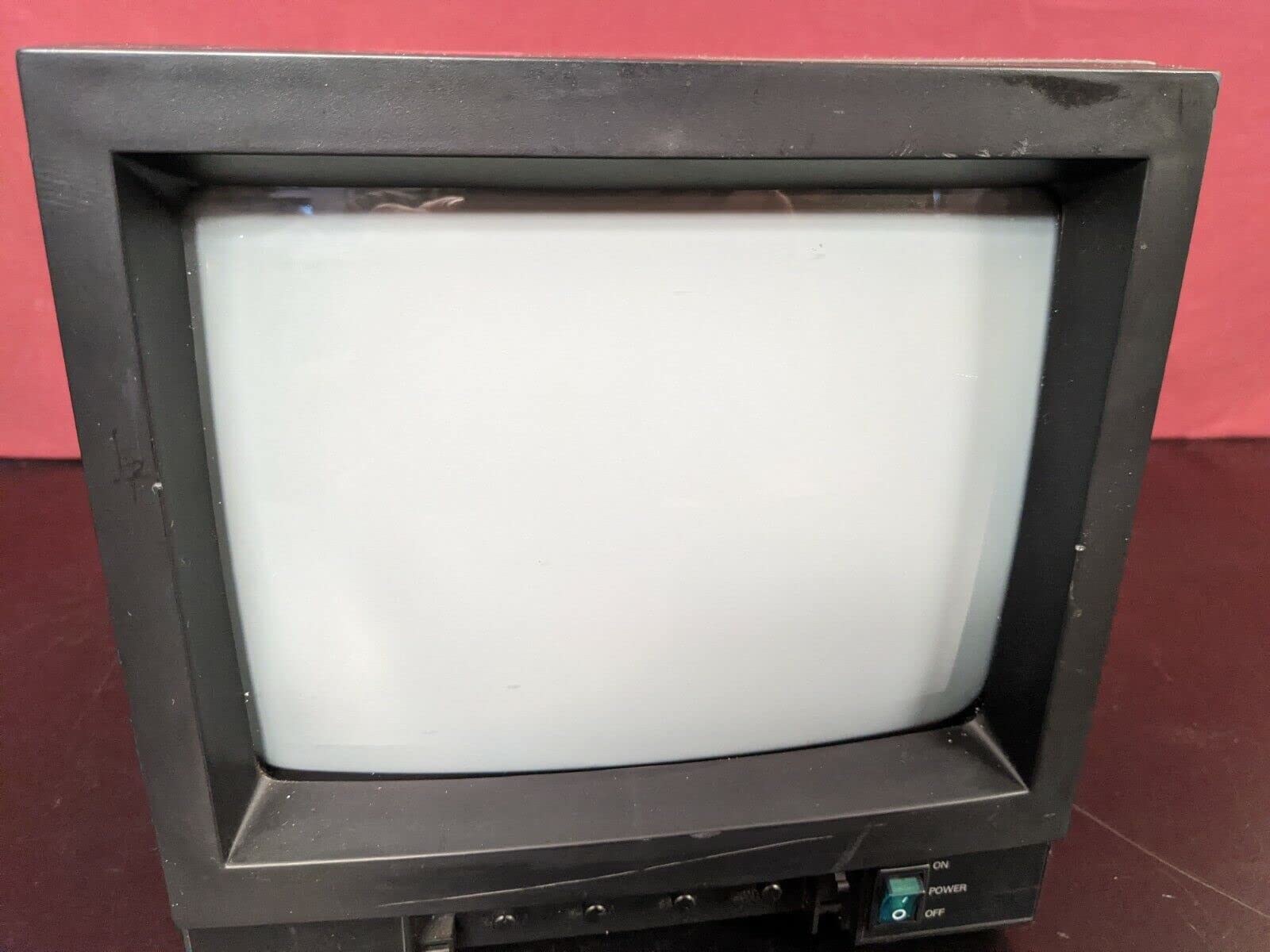 CEM-09 9" Black and White CRT Video Monitor/B/W / 230V 50HZ / European Plug