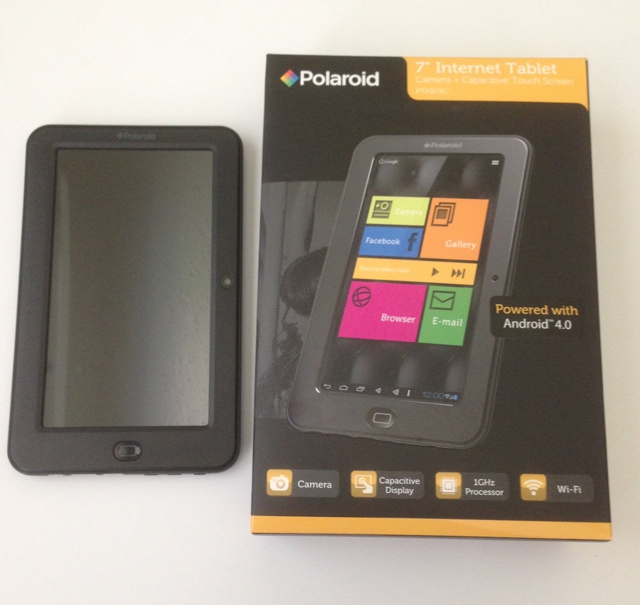 Polaroid 7 Inch Android 4.0 WiFi Internet Tablet with Touch Screen - PTAB7XC