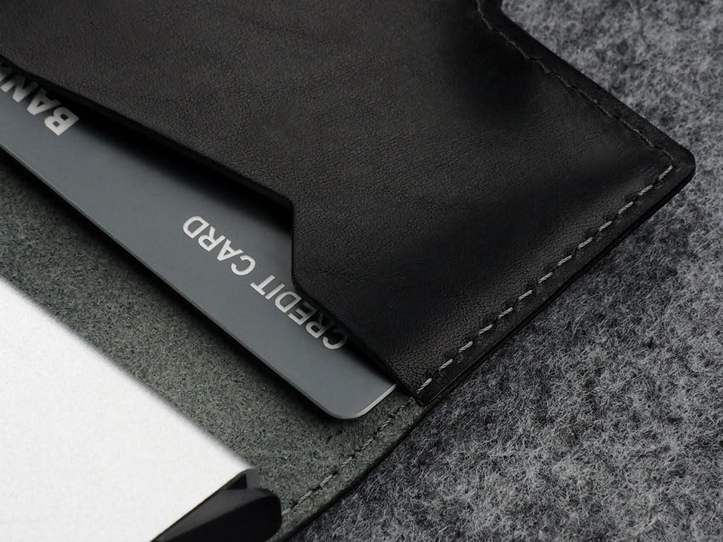 pularys VIKING Mini Wallet - Premium Leather - Black - Snap Fastener - Bank Note Pocket - RFID blocking - Up to 8 Card Slots - Comfortable and Safe - Classic
