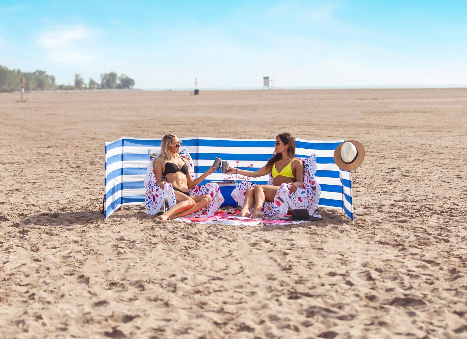 BEACH FENCE 20 ft Beach Windscreen, Privacy Screen, Wind Blocker - Classic Nautical, with Mallet and Bag