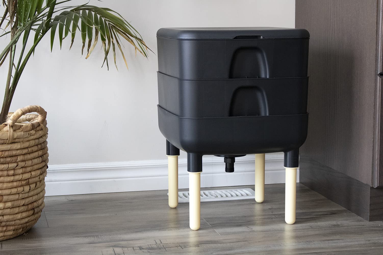 FCMP Outdoor - The Essential Living Composter, 2-Tray Worm Composter, Black