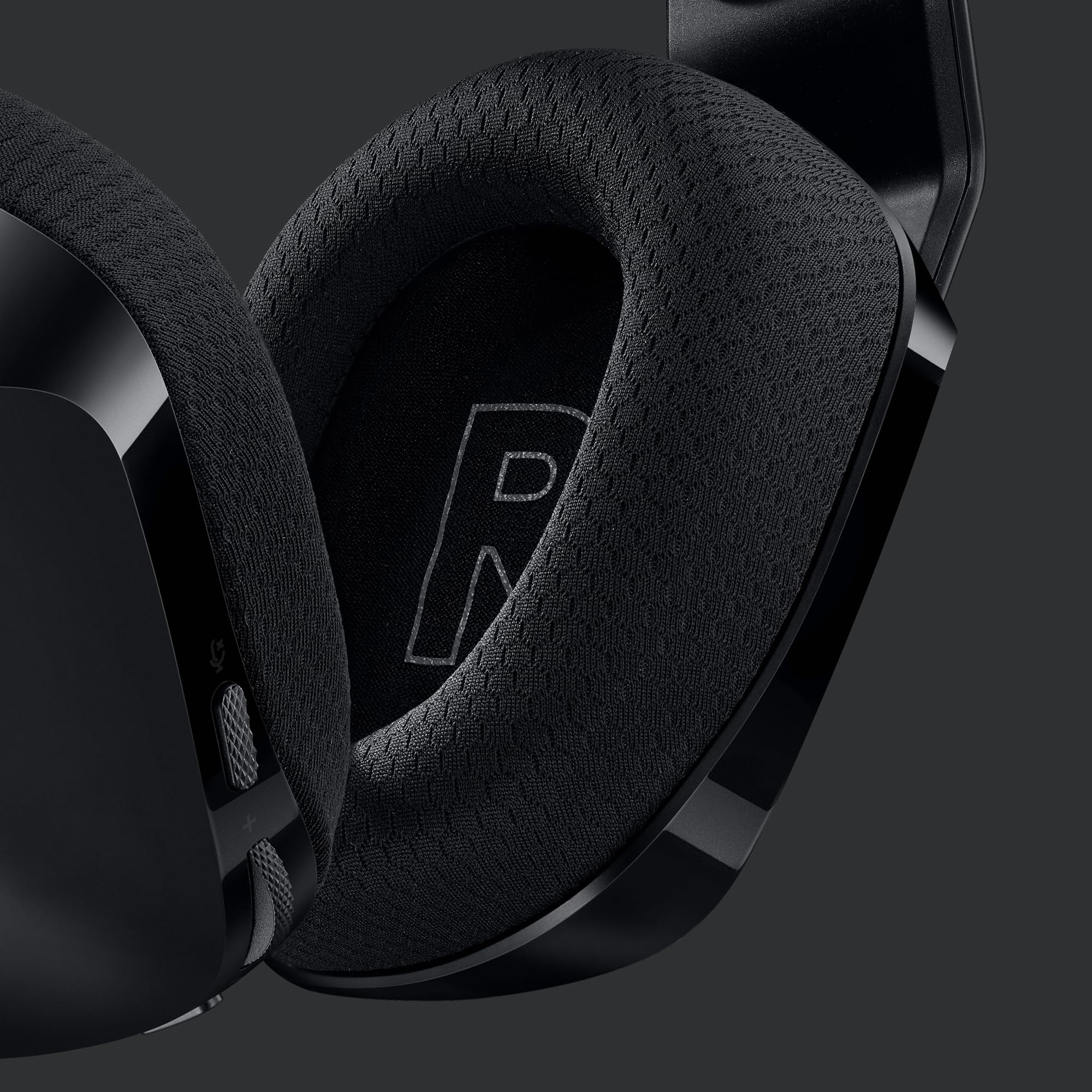 Logitech G733 Lightspeed Wireless Gaming Headset with Suspension Headband, LIGHTSYNC RGB, Blue VO!CE mic Technology and PRO-G Audio Drivers, Lightweight, 29 Hour Battery Life, 20m Range - Black