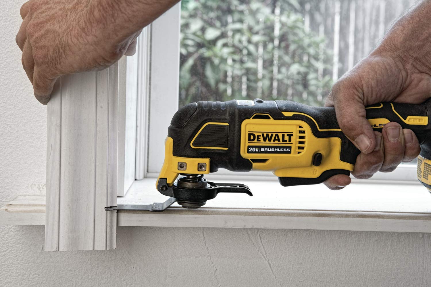 Dewalt DCS354BR ATOMIC 20V MAX Brushless Lithium-Ion Cordless Oscillating Multi-Tool (Tool Only) (Renewed)