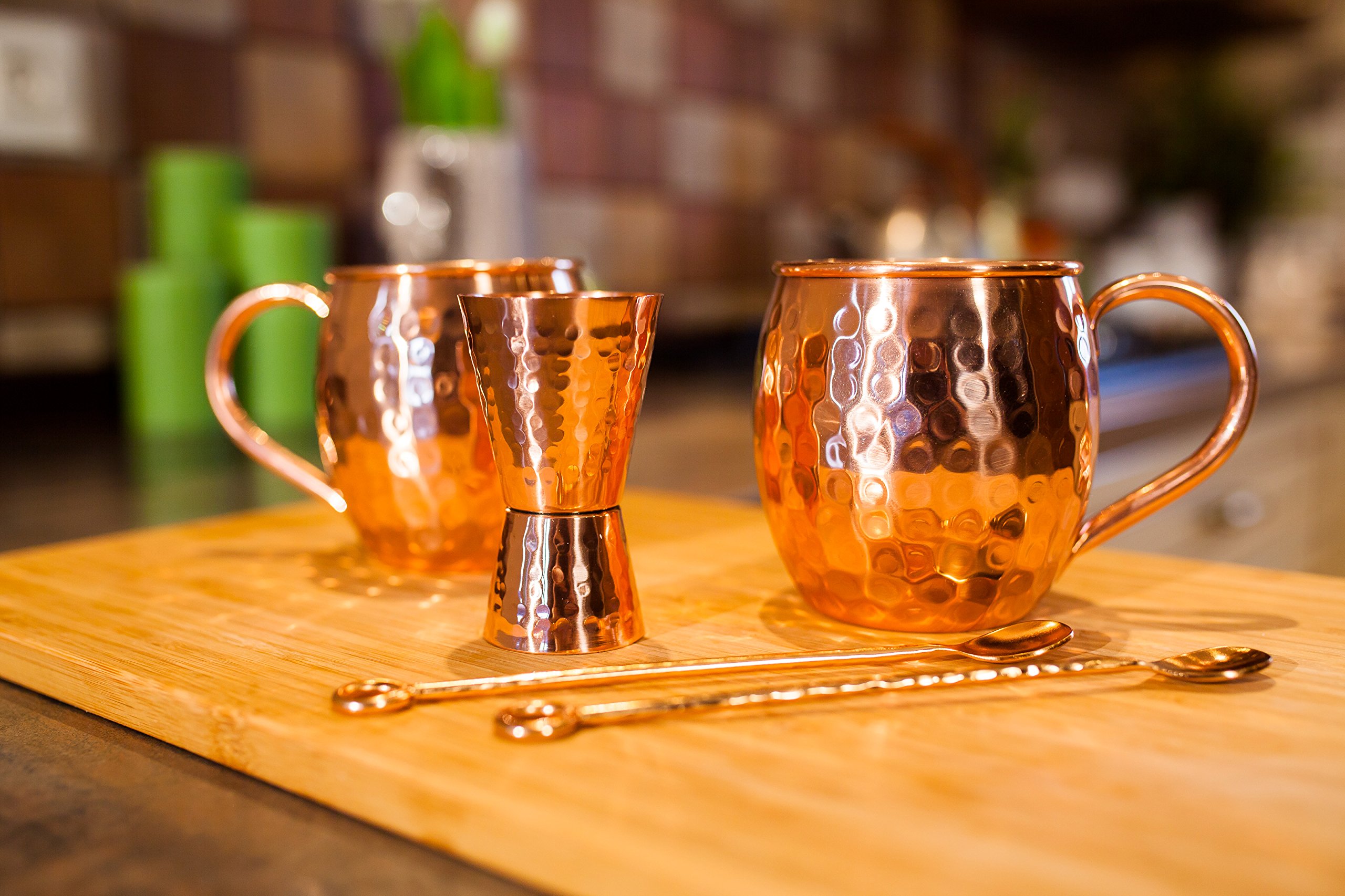 Copper jigger lacquered for the shine and to prevent tarnish. - Double 1oz/2oz copper measuring jigger for cocktail mixing. - Solid hammered copper 22G copper. - Copper shot glass for Moscow mule.