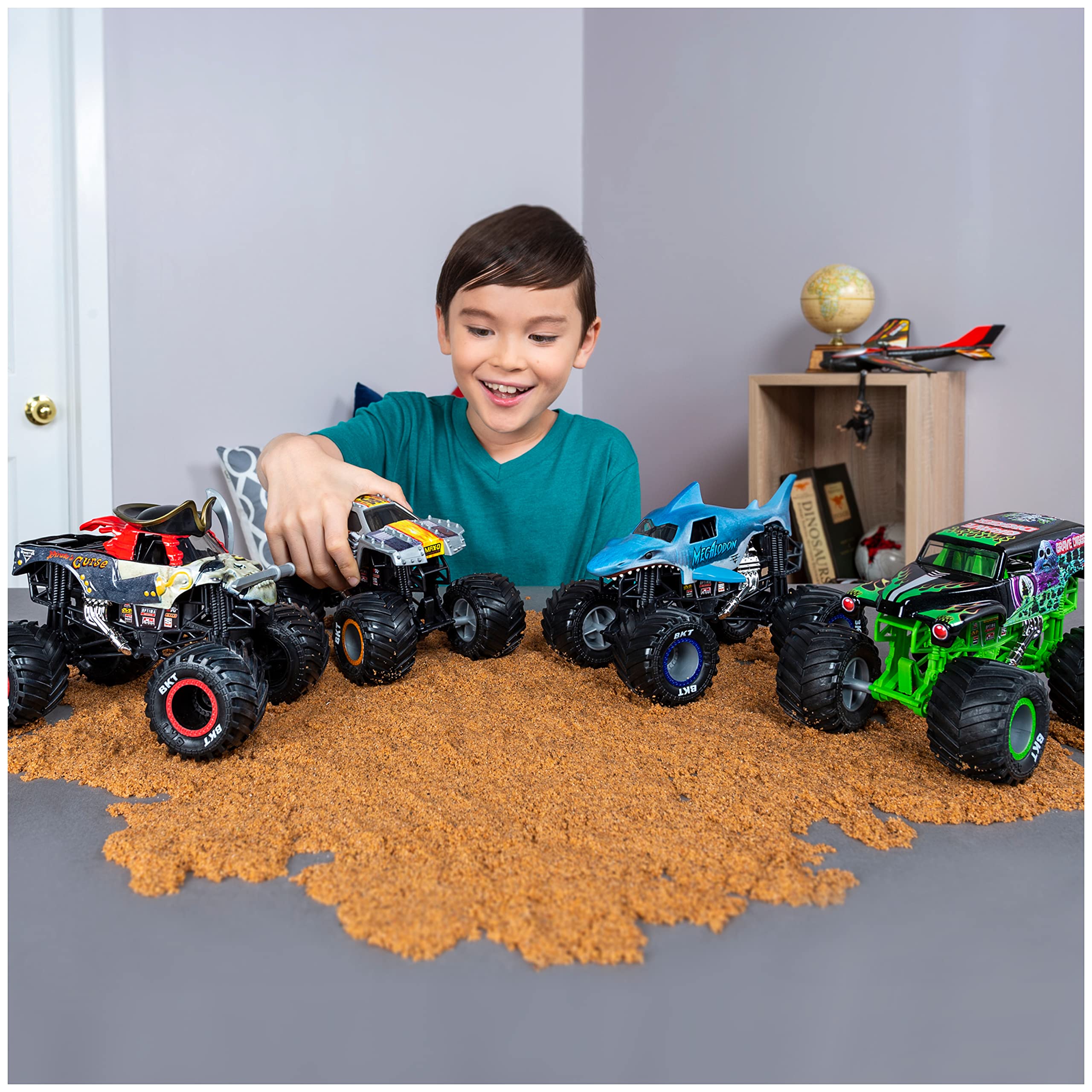 Monster Jam, Official Dragon Monster Truck, Collector Die-Cast Vehicle, 1:24 Scale