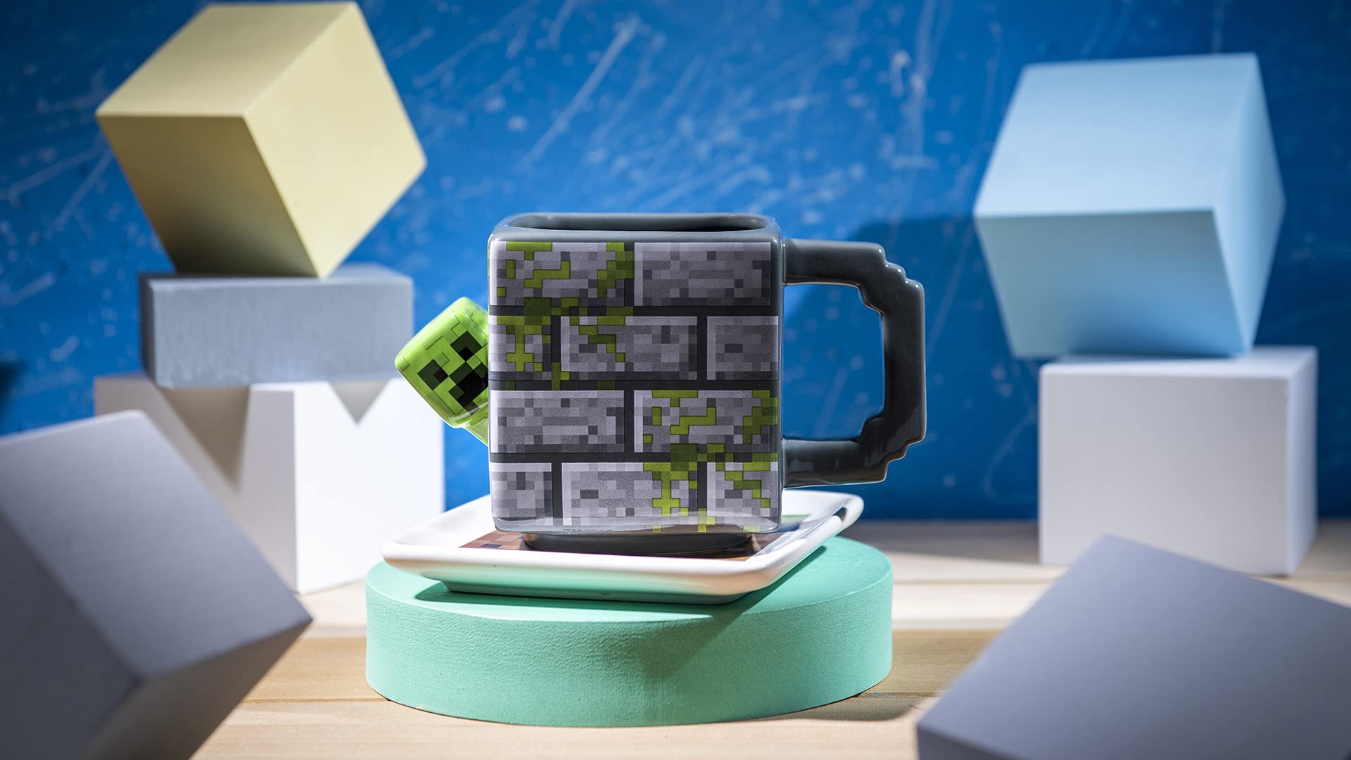 Zak Designs Minecraft Ceramic Sculpted Mug and Plate Set for Coffee, Tea, Breakfast or Dessert, 3D Character Collectible Keepsake (2-Piece, Non BPA, Creeper)
