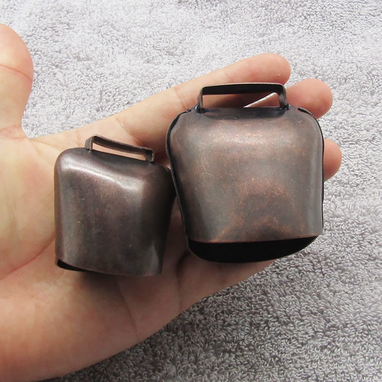 BTYONON 2 Pcs Big Brass Bell Noisemaker Call Bells,Cow Horse Sheep Grazing Copper Bells,Pet Anti-Lost Bells (Red Copper, 2)