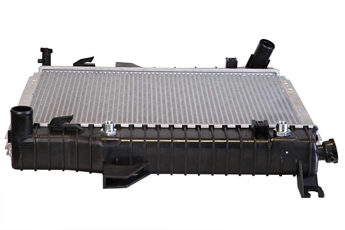 AutoShack Radiator Replacement for 1998 1999 2000 2001 Ford Ranger 1998-2001 Mazda B2500 2.5L 4WD RWD RK803