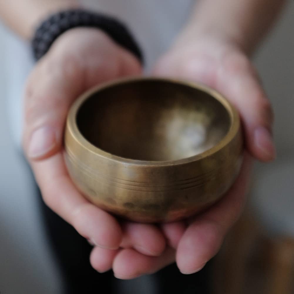 Biggo Tibetan Singing Bowl Set-Meditation Sound Bowl for Yoga,Mindfulness,Chakra Healing,Self-Regulation,Handcrafted(3.2Inch)