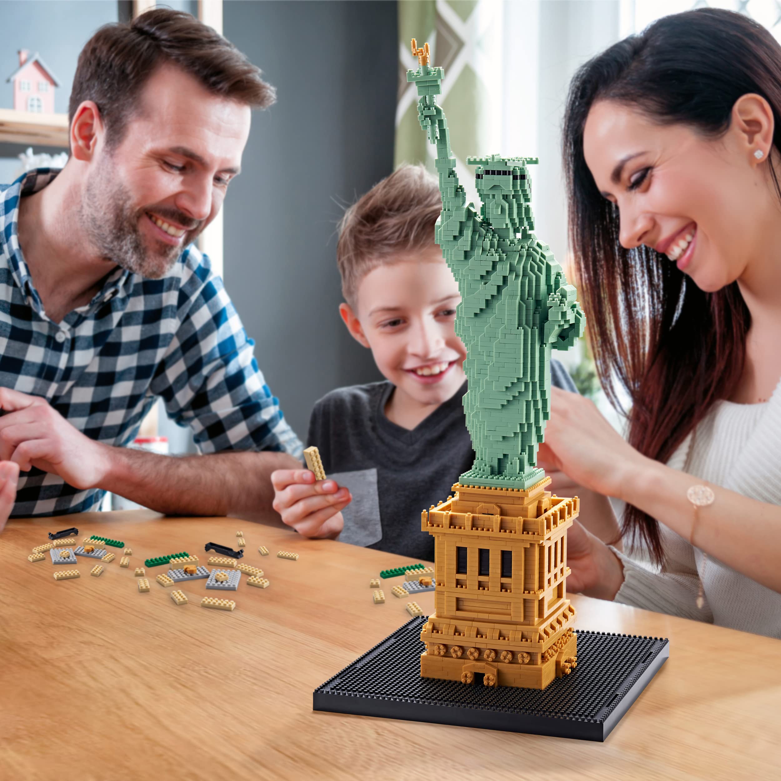 KLMEi Statue of Liberty Micro Blocks Building Sets Mini Bricks Building for Adults, New York Famous Landmark Architectural Model Toys for Kids Age of 14+ 2810 PCS