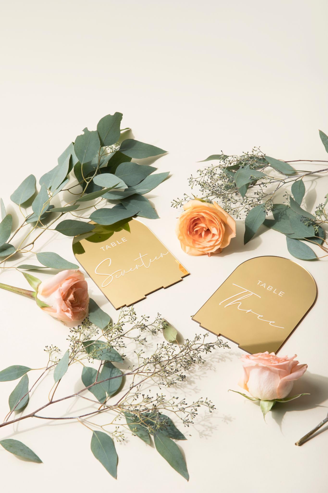 daphie&mae Gold Table Numbers - Double Sided Acrylic Mirrored Wedding Table Numbers for Wedding Reception, Engagement - 4.7 x 6.7 Inches (Double Sided 1-20)