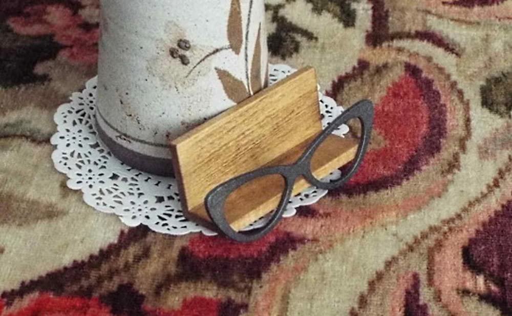 Cat Eyeglasses Style Wooden Desktop Business Card Holder