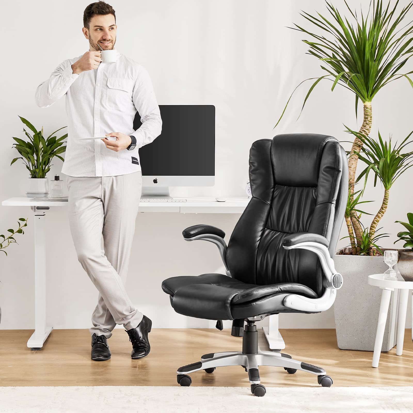 Big and Tall Office Chair Ergonomic Desk Chair with Arms Adjustable Height High Back Lumbar Support Computer Chair Comfortable Leather Black Executive Chair