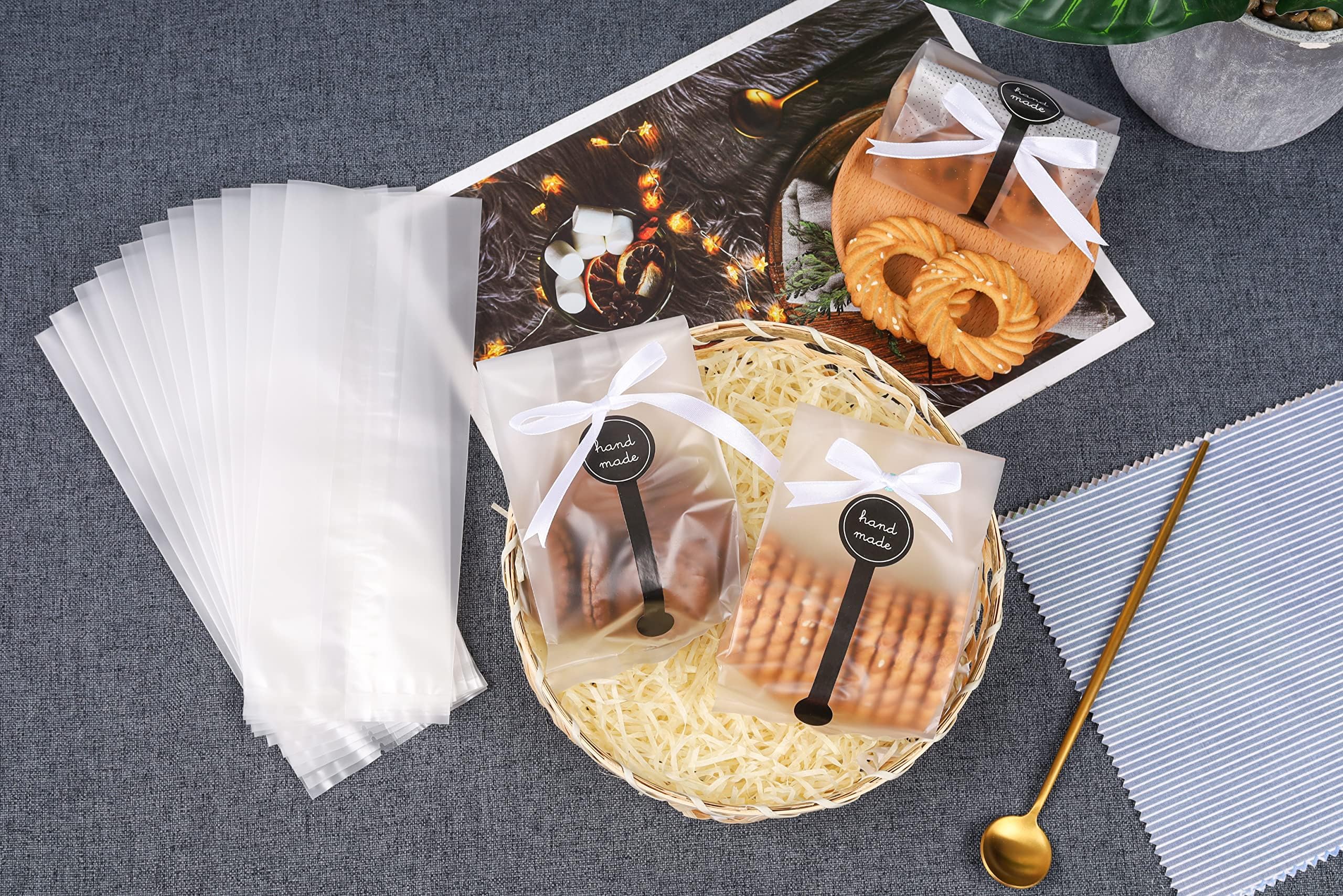 YunKo Cookie Bags for Gift Giving Cellophane Clear Treat Bags for Favors Mini Loaf, Bundt Cake, Hot Cocoa Bomb Packaging With Stickers(100PACK, Translucent)