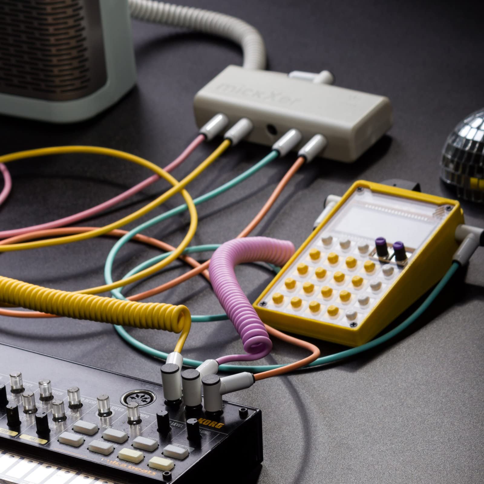 MyVolts Candycord Korg Volca/Pocket Operator Special Audio Cable, Angled Mini Jack to Angled Mini Jack, Curly 20cm to 30cm, Sunset Peach Colour