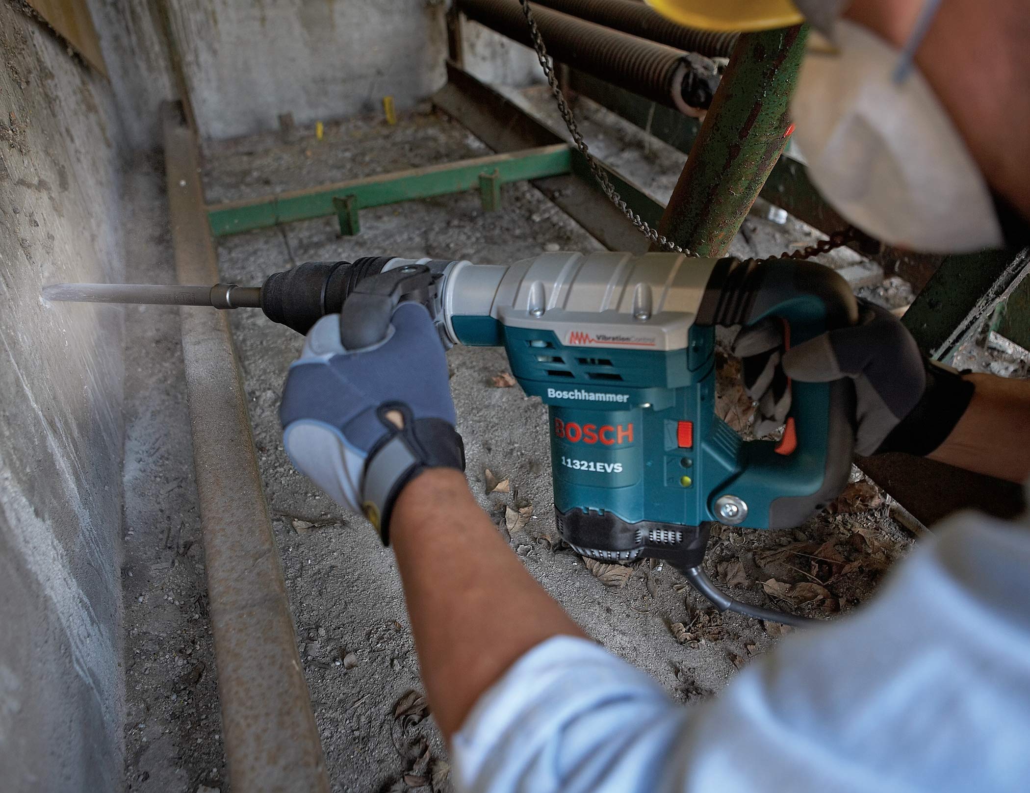 Bosch 11321EVS Demolition Hammer - 13 Amp 1-9/16 in. Corded Variable Speed SDS-Max Concrete Demolition Hammer with Carrying Case (Renewed)