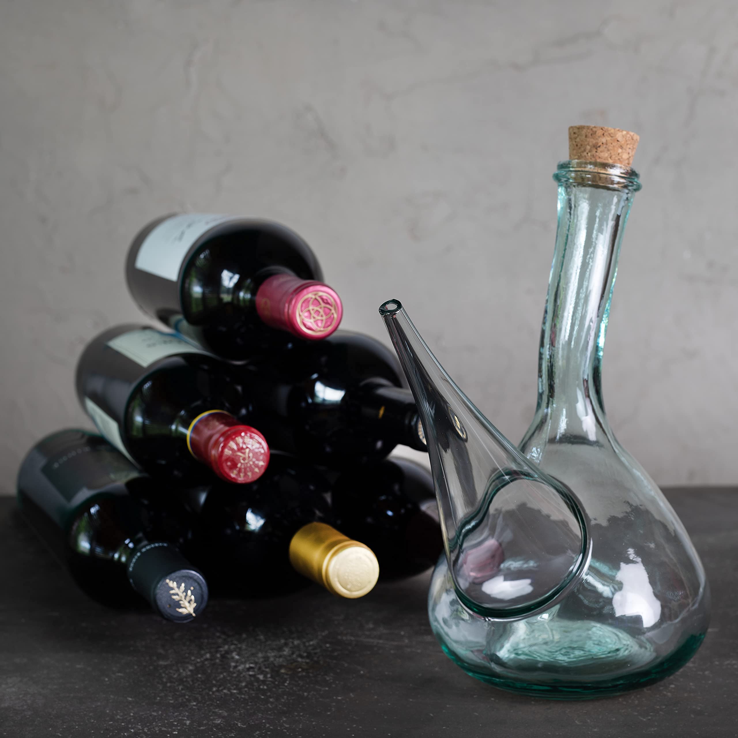 Brule Spanish Porron Wine Pitcher Decanter and Aerator, 750 mL Carafe, Elegant Glass Pourer with Bottle Stopper, Decorative Kitchen and Dining Room Glassware, Red and White Wines