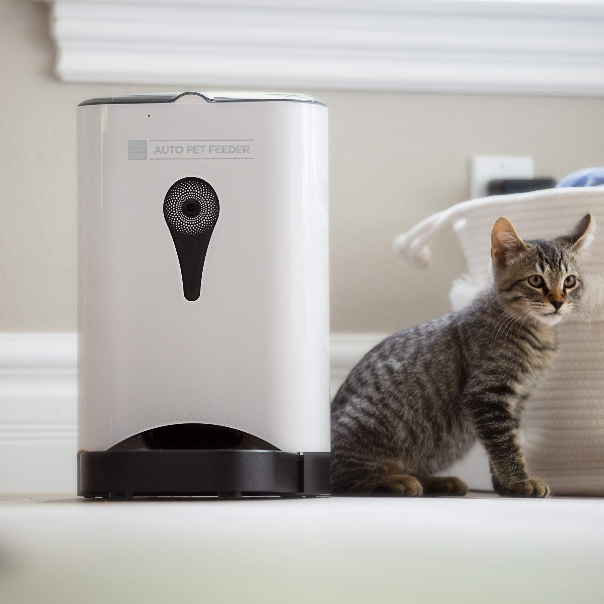 Best Choice Products Smart Automatic Pet Feeder w/HD Camera, Wi-Fi Enabled Smartphone App, Portion Control, 4.5L Food Capacity, 2-Way Audio Voice Recorder Microphone, White, for Cats and Dogs