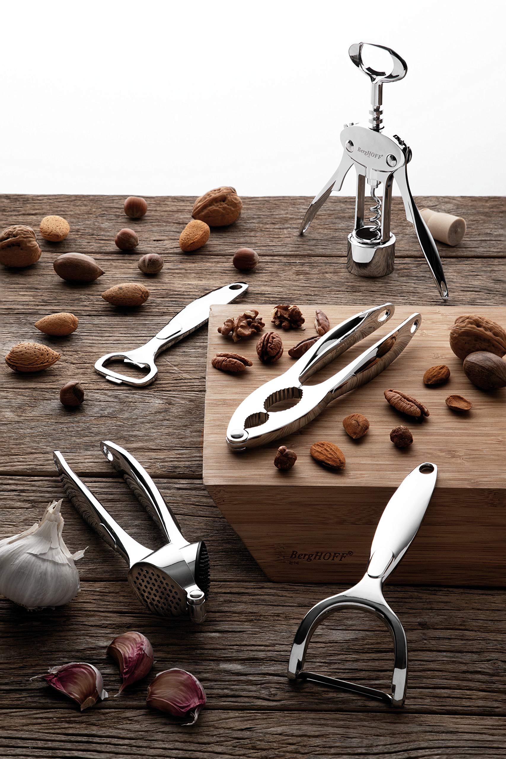 BergHOFF Essentials Cast Zinc Alloy Corkscrew 8" Silver Ergonomically designed handle Easily removes corks Easy to use Corrosion Resistance Minimal Force Mirror finish