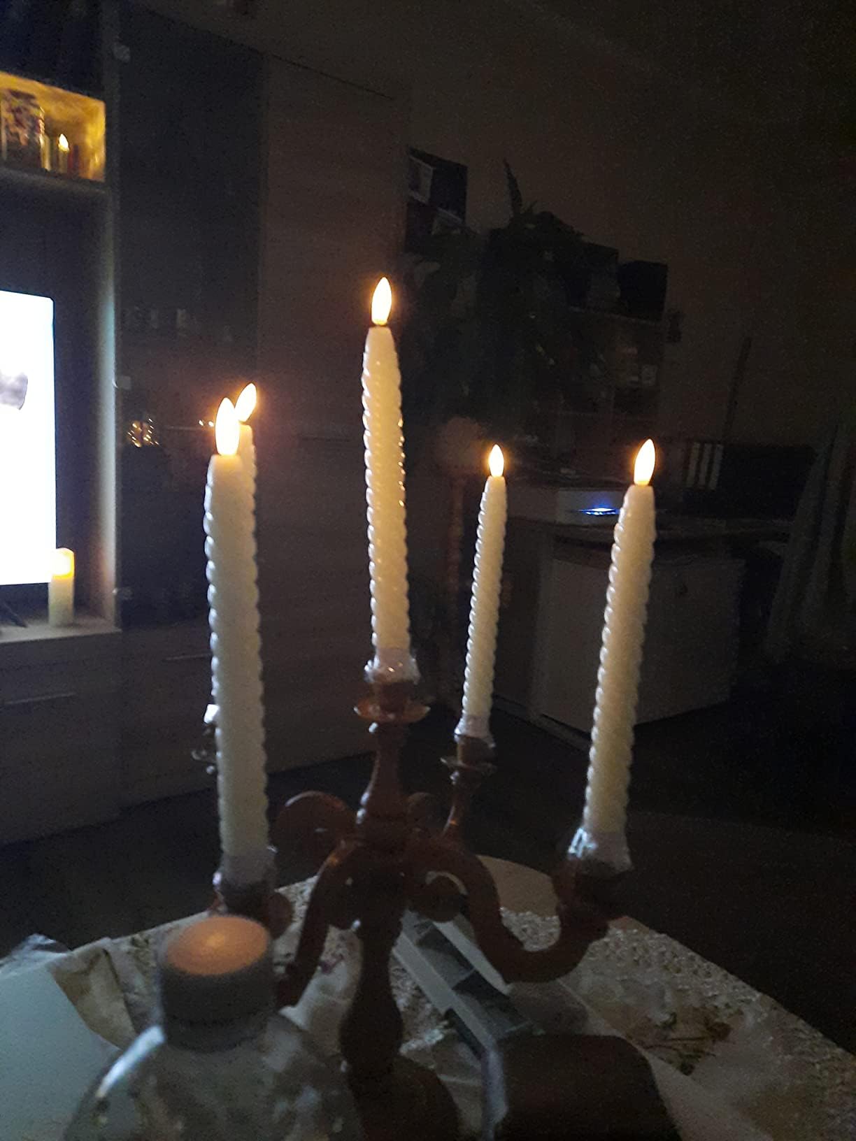 Lasumora Flameless Taper Candles Flickering with Remote Timer, LED Taper Candles Battery Operated Warm 3D Wick Spiral Window Candles 6 Pack Real Wax Wedding Home Birthday Christmas Decor 9.8" White