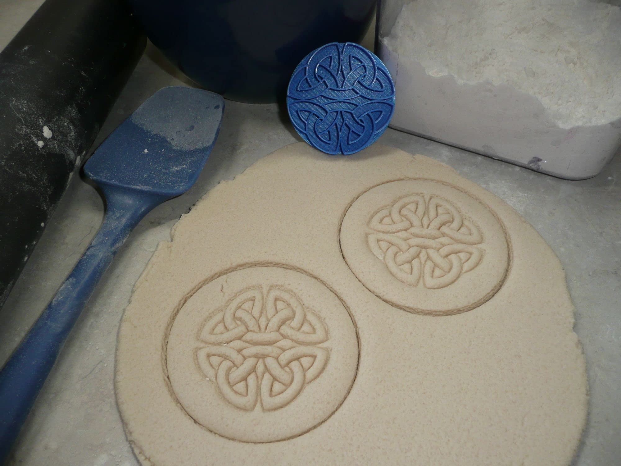 CELTIC KNOT ETERNITY SYMBOLS SET OF 5 COOKIE STAMP EMBOSSERS MADE IN USA PR1616 Multicolor