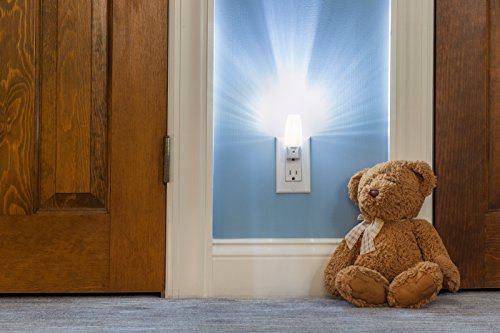 Maxxima MLN-16 LED Plug in Night Light - Features Auto Dusk to Dawn Sensor 5000K Daylight, 5 Lumens, Ideal for Bedroom, Bathroom, Hallway, and Senior Living Use - 4 Pack