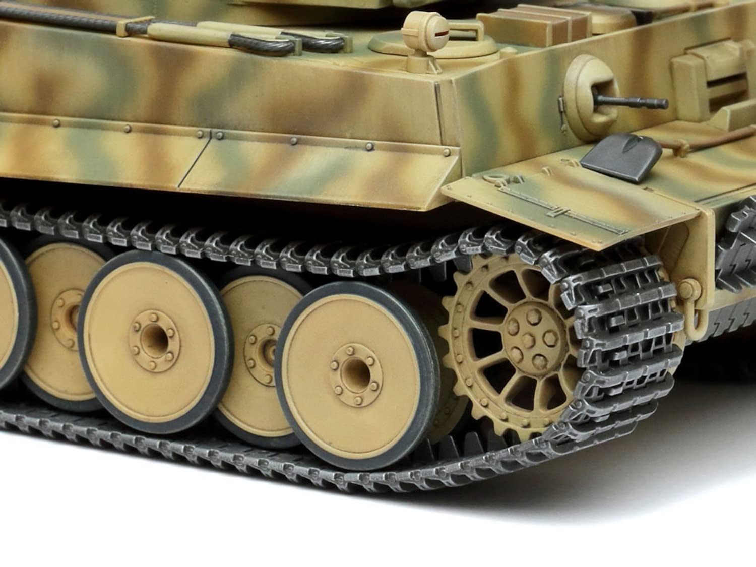 Tamiya 32603 1:48 SdKfz. 181 Tiger I Eastern Frü.Prod. Model Building, Plastic Kit, Crafts, Hobby, Gluing, Plastic Kit, Unpainted, Multi-Coloured