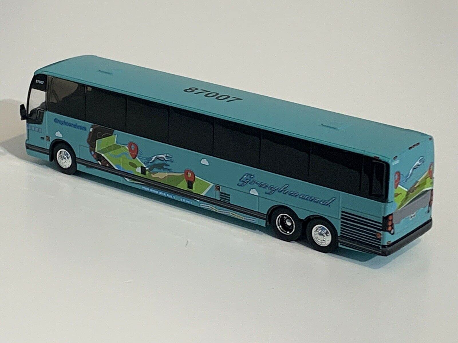 Prevost X345 Greyhound Diecast Bus 1:87-HO Scale Iconic Replicas Go Far Livery-Special Edition New in The Box, Green
