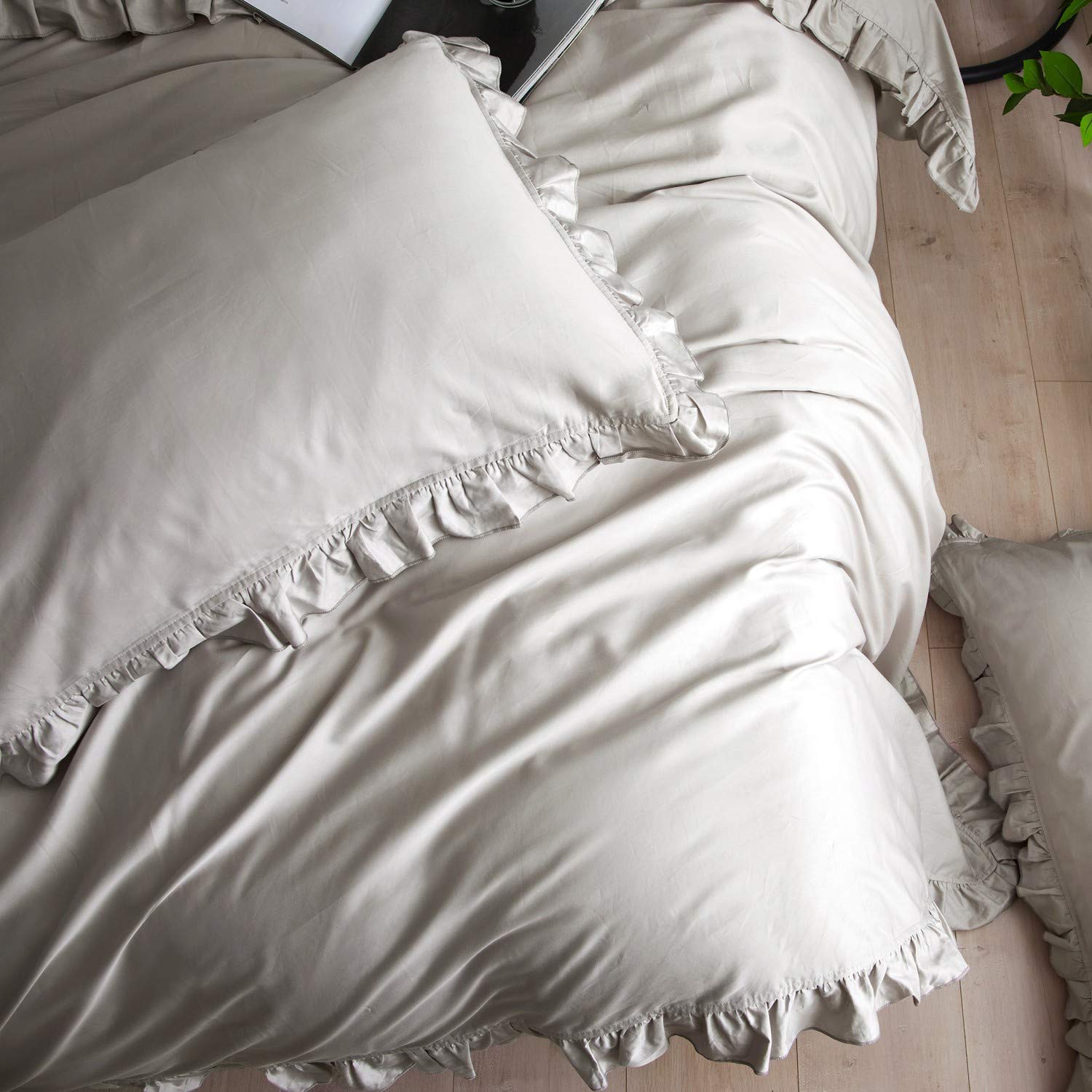 Dolce Mela Queen Size, Luscious 6 Piece Duvet Cover Set with Beautiful Ruffle Edge, 100% Long Staple Combed Cotton, Hypoallergenic, All-Season, Grey, DM809Q