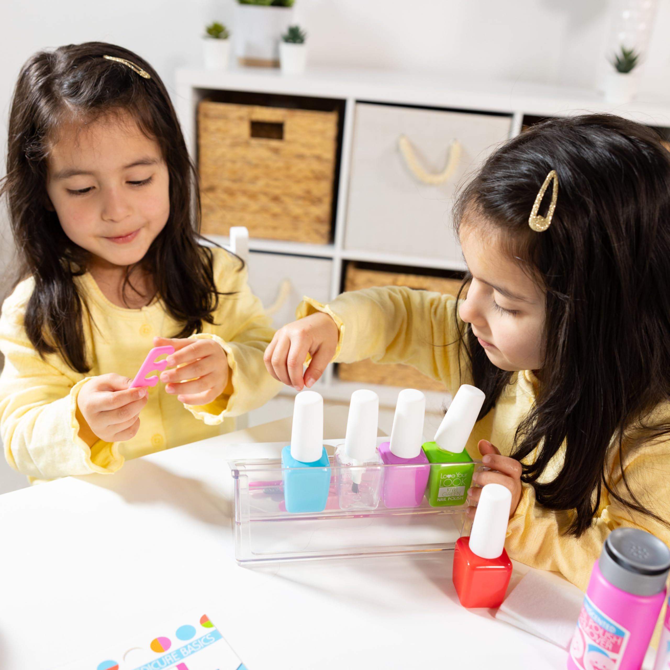 Melissa & Doug Love Your Look Pretend Nail Care Play Set β 20 Pieces for Mess-Free Play Mani-Pedis (DOES NOT CONTAIN REAL COSMETICS) , Pink