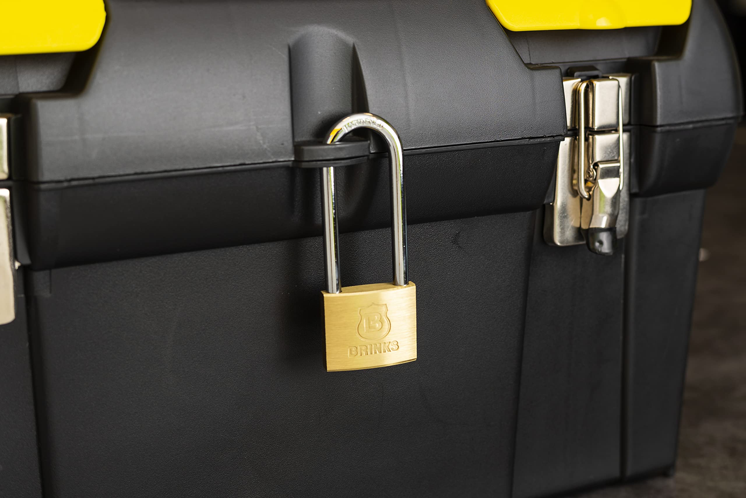 BRINKS - 40mm Solid Brass Keyed Padlock with 2.5β Shackle Clearance, 2-Pack - Chrome Plated with Hardened Steel Shackle, (171-42201)