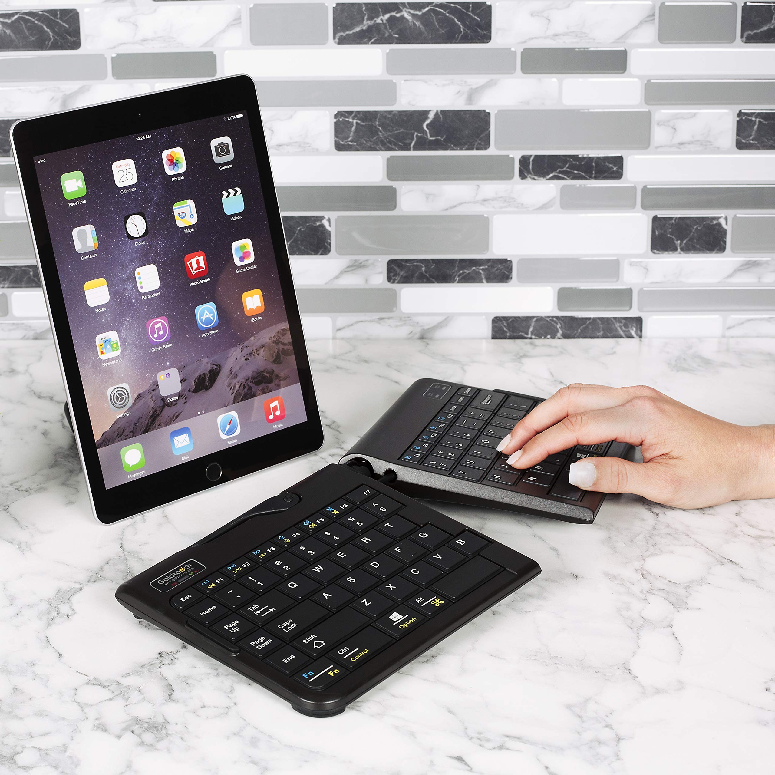 R-Go Tools Goldtouch Go!2 Mobile Wired Keyboard, Black (GTP-0044)