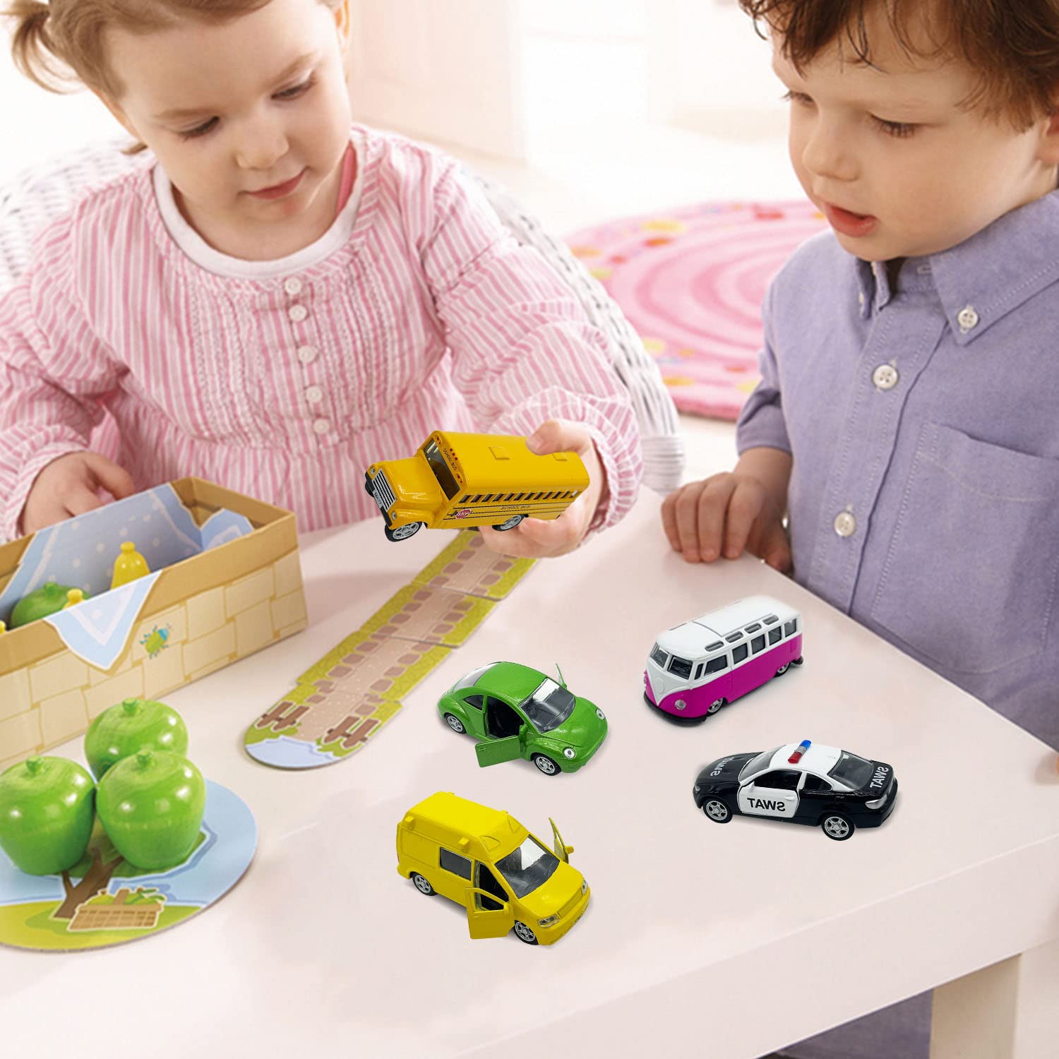 weilaga 5 Pack Die-cast Pull Back Vehicles,Mini Alloy Metal Models Car Toys,School Bus,Police Car with Openable Doors for Kids Boys Girls