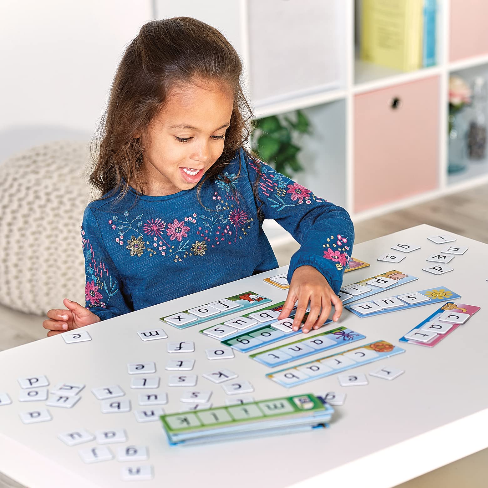 ORCHARD TOYS Moose Games Match and Spell Game. A Fun, First Reading and Spelling Game. 2 Ways to Play. Age 4+. 1-4 Players