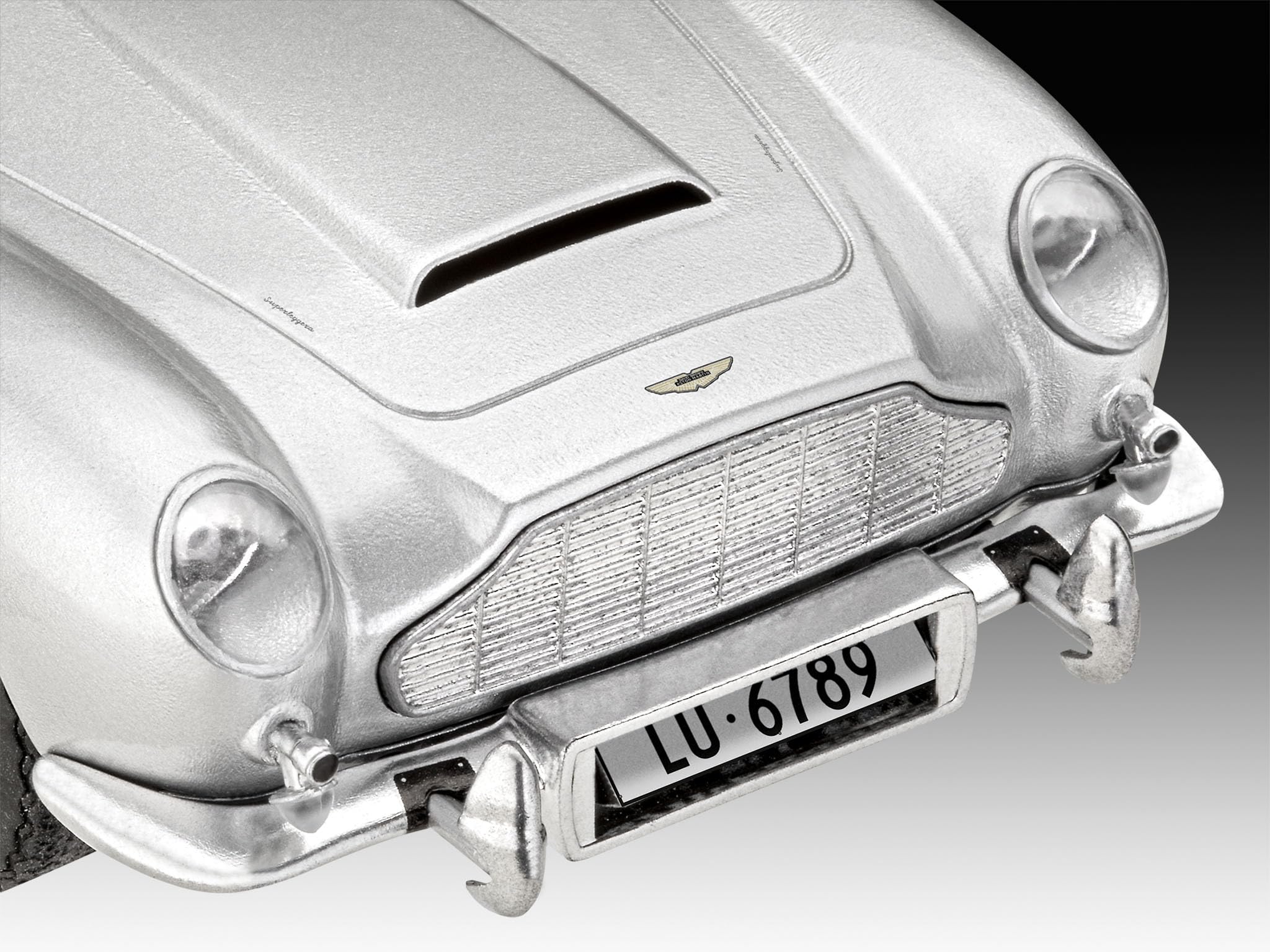 Revell 14554 Aston Martin DB5 James Bond 007 Goldfinger 1:24 Scale 122-Piece Skill Level 2 Model Car Building Kit, Silver