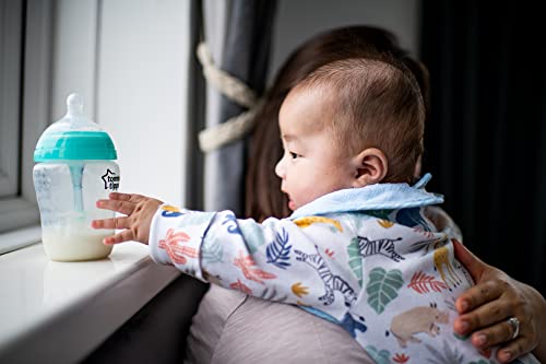 Tommee Tippee Anti-Colic Baby Bottles, Slow Flow Breast-Like Nipple and Unique Anti-Colic Venting System, 9oz, 4 Count, Clear