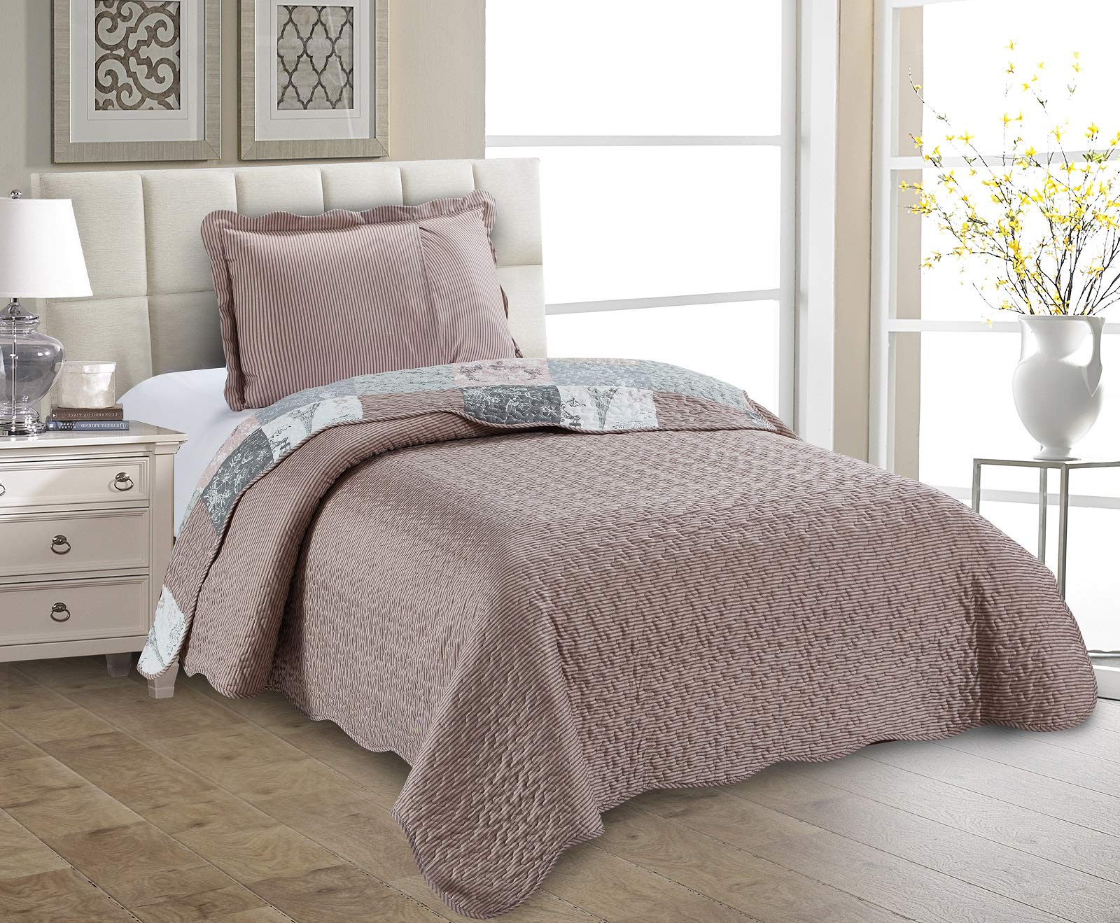 Brilliant Sunshine Latte Grey Paris and Toile Floral Patchwork, 2-Piece Quilt Set with 1 Sham, Reversible Bedspread, Soft Lightweight Coverlet, All-Season, Twin, Latte Grey