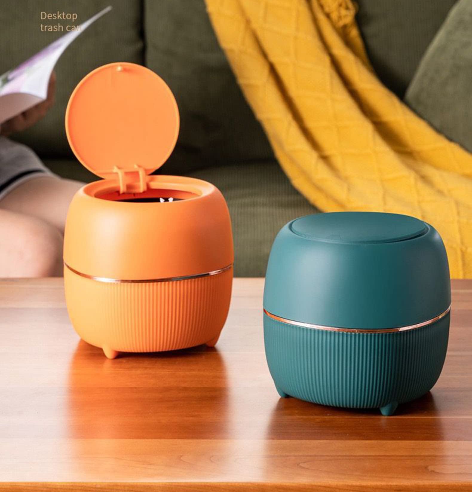 Plastic Trash can Creative Mini Desktop Trash can, with lid Small Home Office Cleaning Trash Button Desktop Storage bin, with 50 Trash Bags (Green)