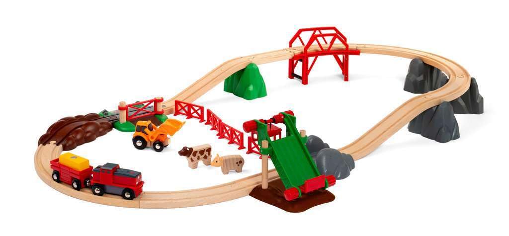 BRIO 33984 Animal Farm Set | Wooden Toy Train Set for Kids Age 3 and Up