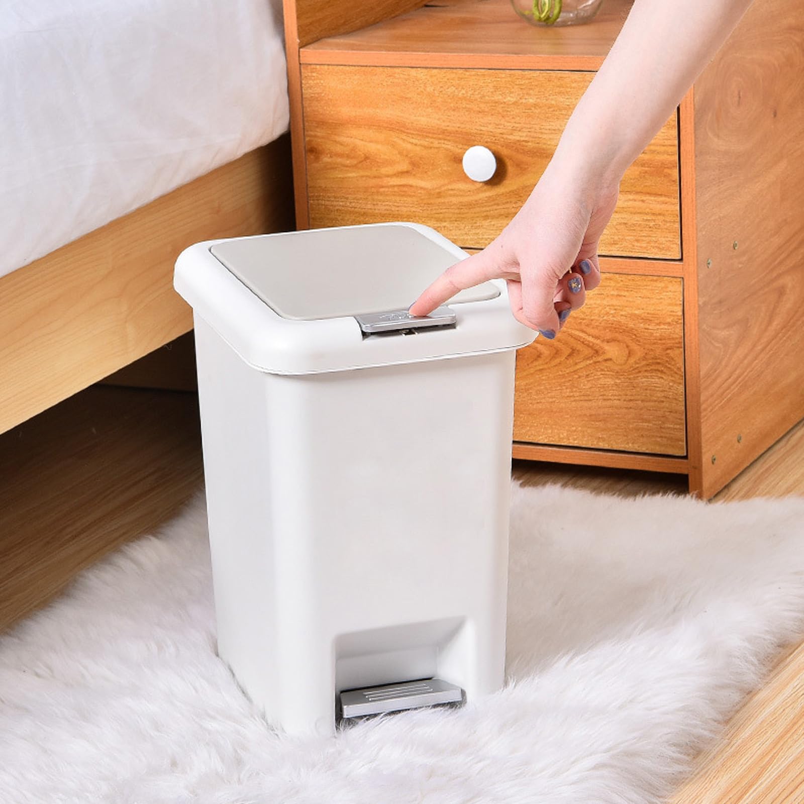 CENGNIAN Step-On Trash Can for Home and Kitchen, with Lid Lock and Slow Close, Step Trash Can, Step On Trash Can Kitchen, Bathroom Trash Can with Lid, Garbage Can, 4.24Gallon