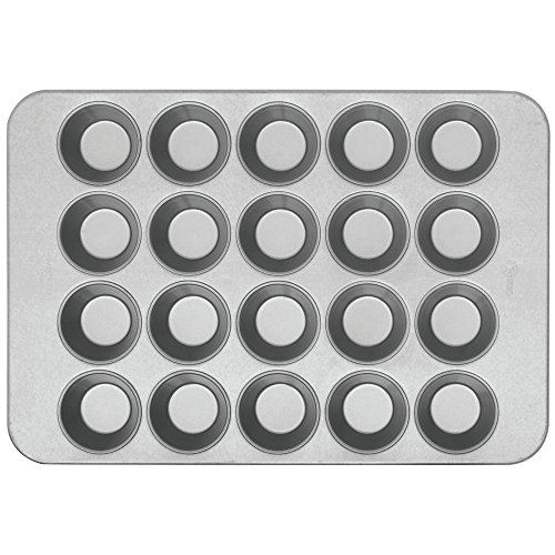 Chicago Metallic Glazed Aluminized Steel 15 Cup Pecan Roll Pan