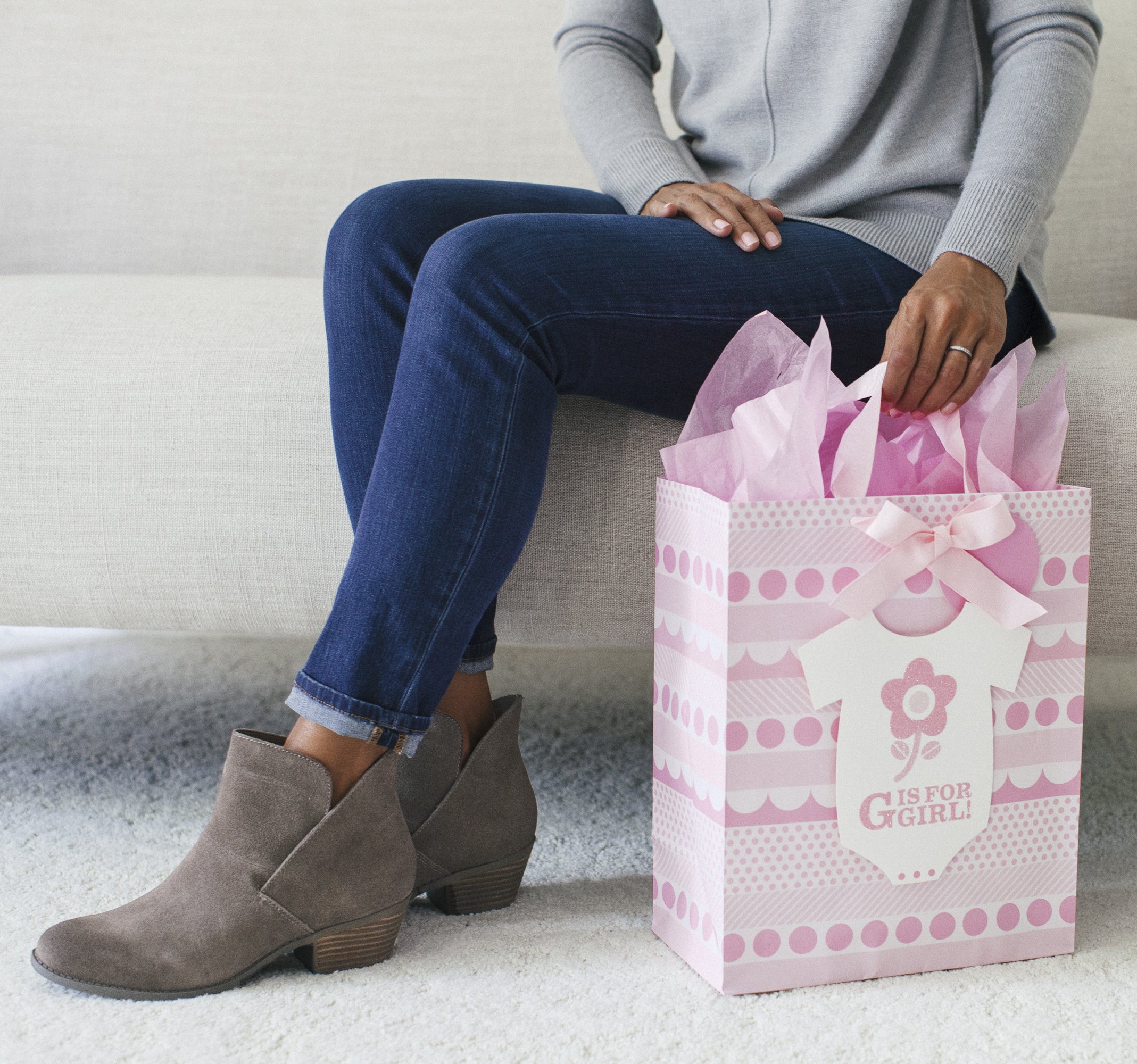 Hallmark Large Baby Gift Bag with Tissue Paper (G is for Girl)
