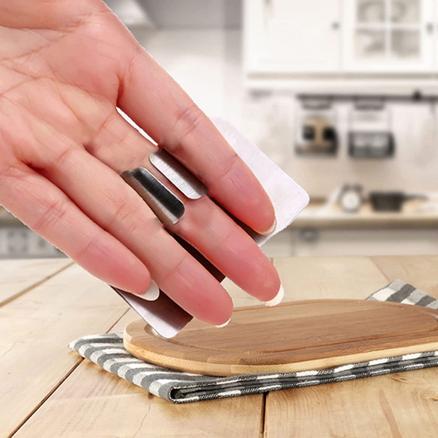 JK-GMTE Finger Guards for Cutting, 2 Pcs Stainless Steel Finger Protector for Cutting Food, Knife Guard, Chopping Protector for Dicing and Slicing in Kitchens