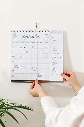 Busy B Mid Year Weekly Family Calendar August 2022 - August 2023 - Periwinkle. Meal Planner, Tear-Off Lists, Pocket and Pen (4087AMZ)