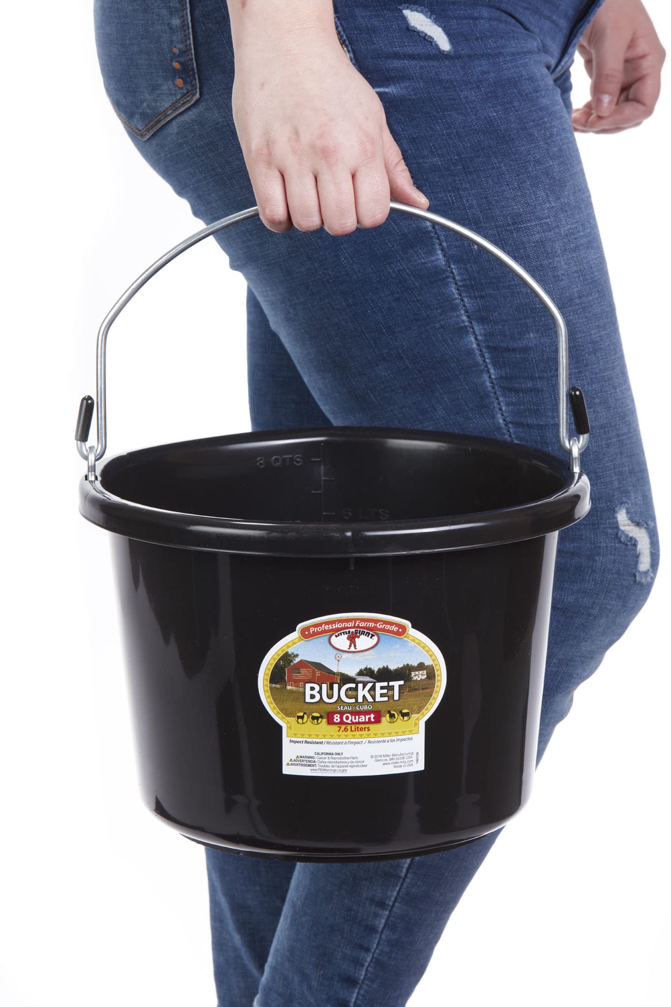 Little Giant® Plastic Animal Feed Bucket | Round Plastic Feed Bucket with Metal Handle | Made in USA | 8 Quarts | Black